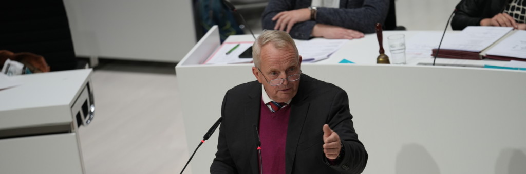 Dr. Till Backhaus - Minister für Klimaschutz, Landwirtschaft, ländliche ...